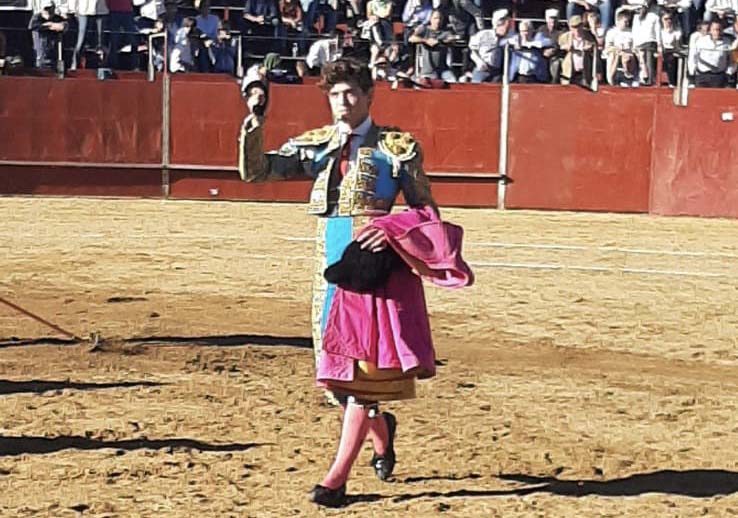 JORGE MARTÍNEZ PASEA UNA OREJA EN TAMAMES (SALAMANCA) – El Muletazo