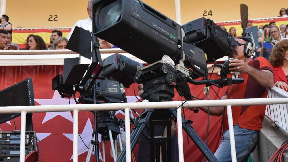 SI ERES DE FUERA DE LA COMUNIDAD DE MADRID TENDRÁS QUE ABONARTE A LA ...